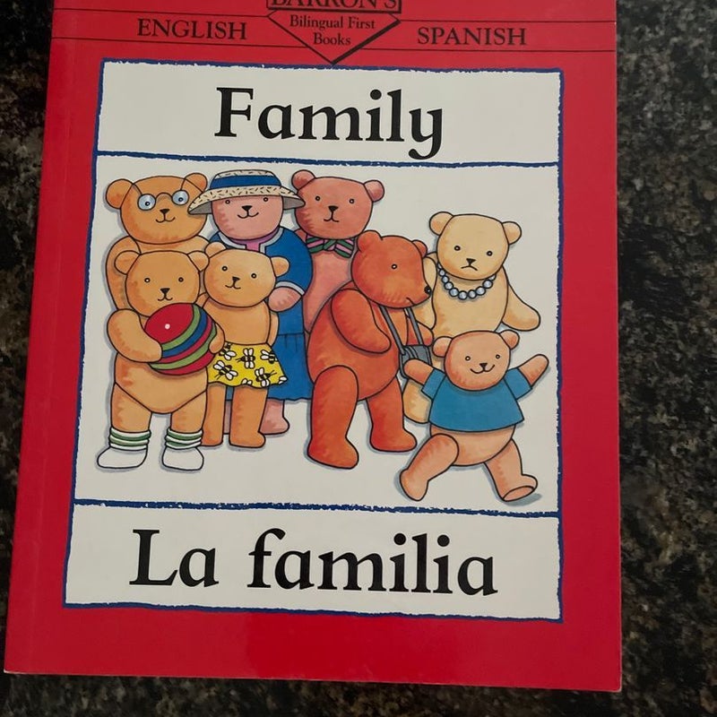 Family/la Familia by Clare Beaton, Paperback | Pangobooks