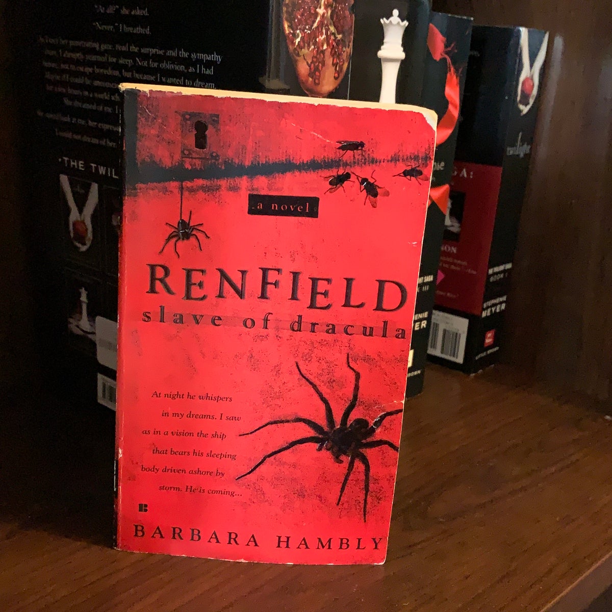 Renfield by Barbara Hambly, Paperback | Pangobooks