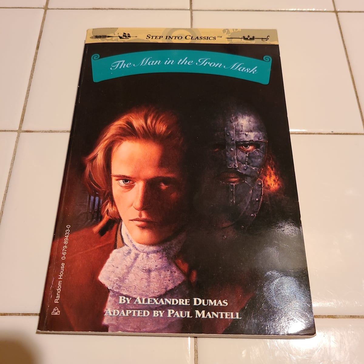 The Man in the Iron Mask by Alexandre. Dumas, Paul Mantell