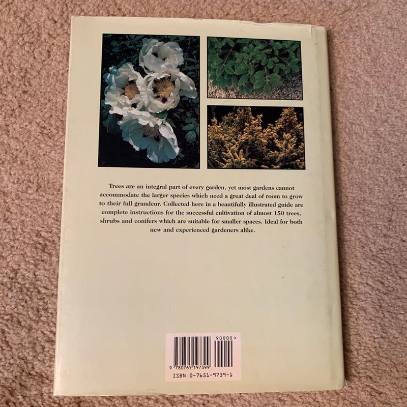Planting Trees and Shrubs for Small Spaces by David Papworth, Hardcover ...
