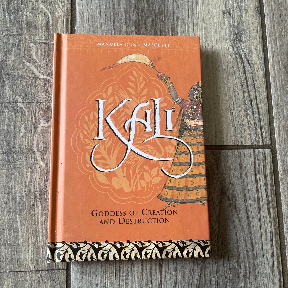 Kali Box by Manuela Dunn Mascetti