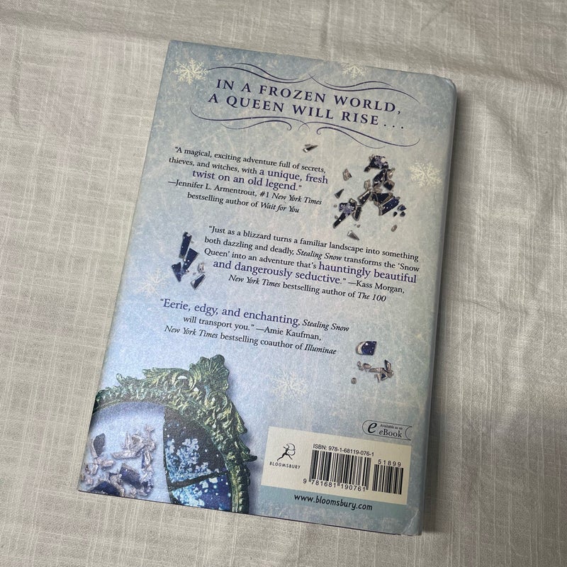 Stealing Snow by Danielle Paige, Hardcover | Pangobooks