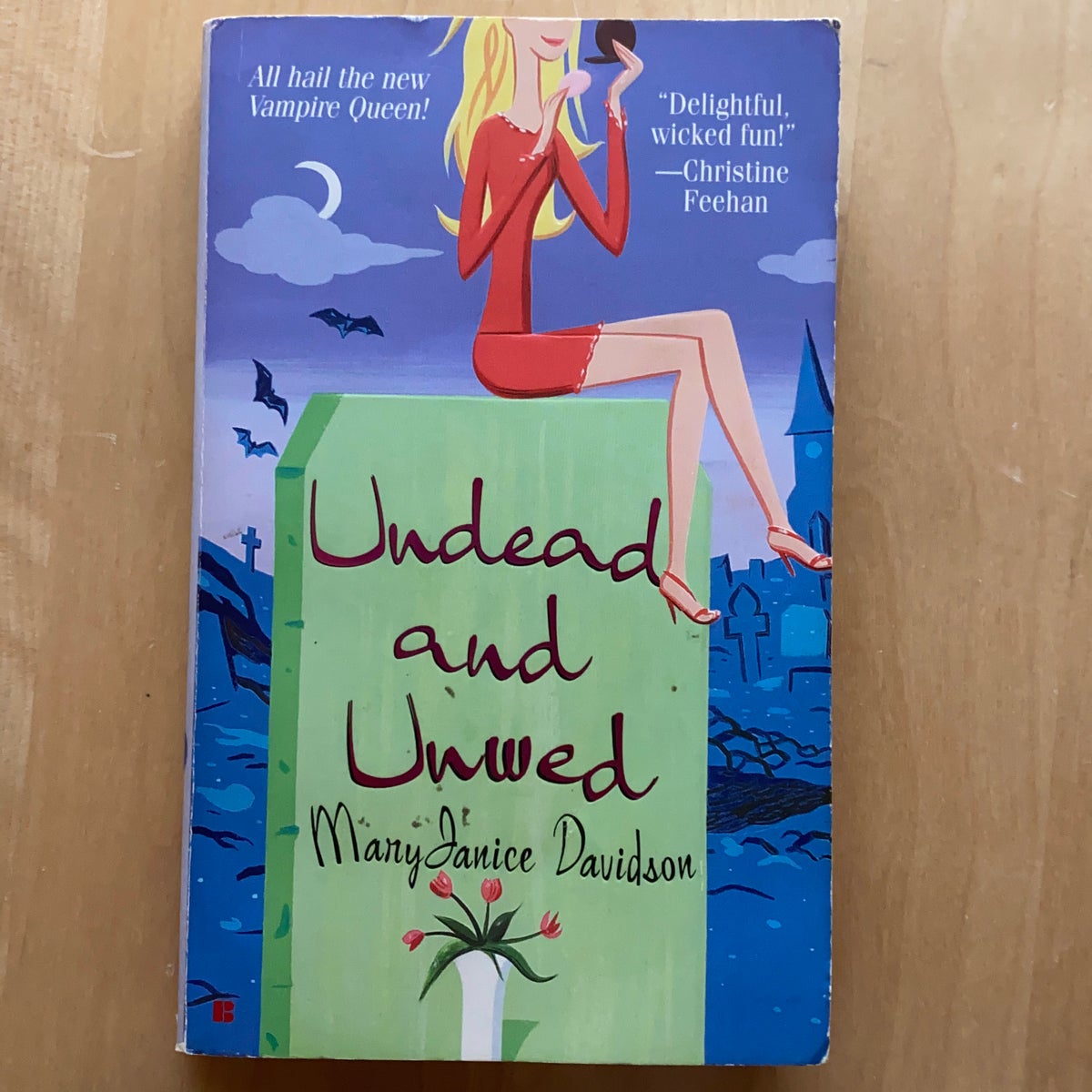 Undead and Unwed by Mary Janice Davidson, Paperback | Pangobooks