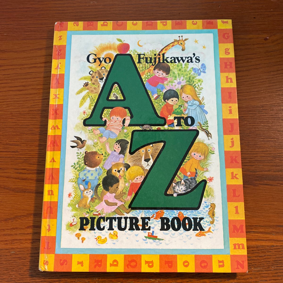 Gyo Fujikawa's A to Z Picture Book by Gyo Fujikawa