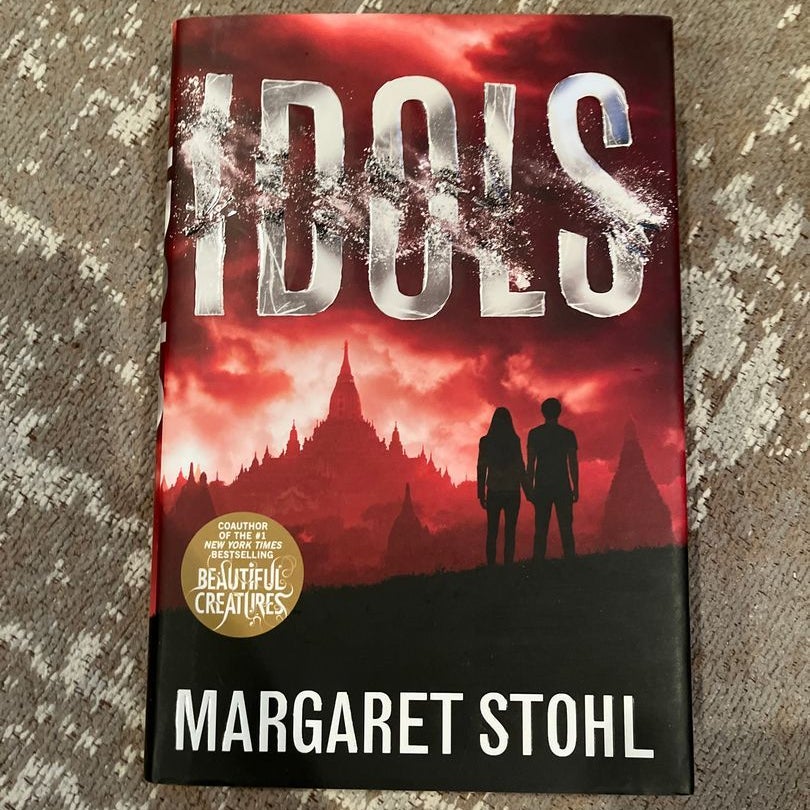 Idols by Margaret Stohl, Hardcover | Pangobooks
