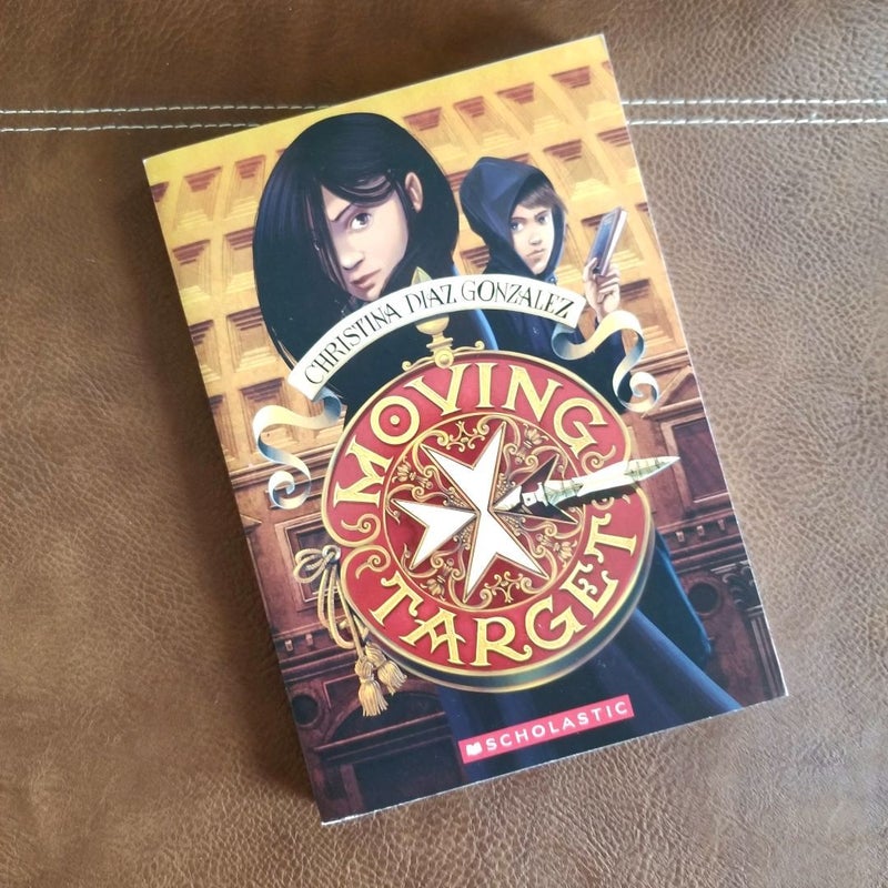 Moving Target by Christina Diaz Gonzalez, Paperback | Pangobooks