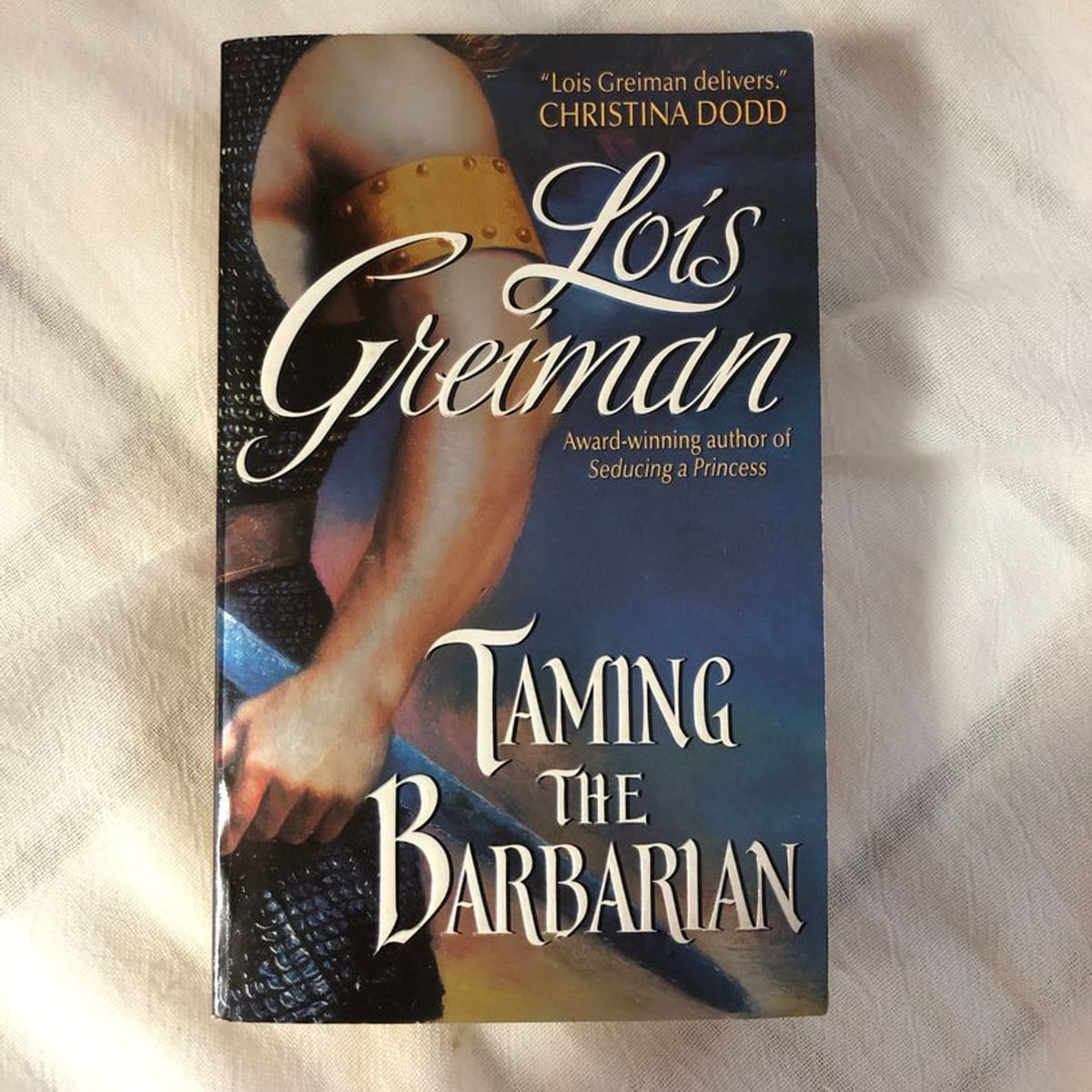 Taming the Barbarian by Lois Greiman, Paperback | Pangobooks