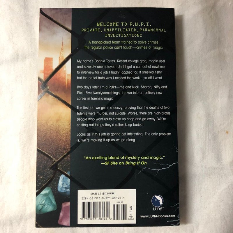 Hard Magic by Laura Anne Gilman, Paperback | Pangobooks