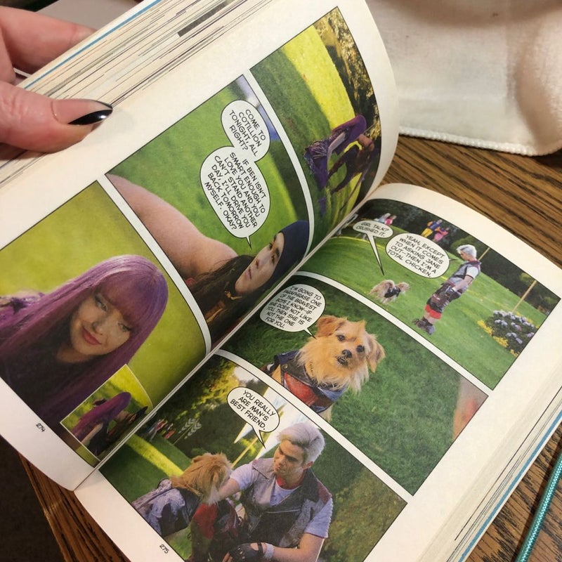 Disney Descendants 2 Cinestory Comic by Disney