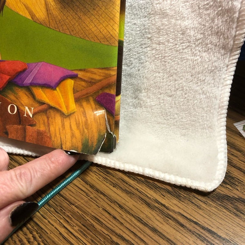 Crickwing by Janell Cannon, Hardcover | Pangobooks