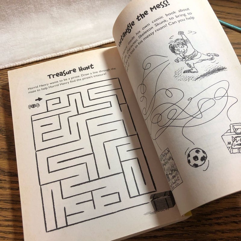 Horrid Henry Rules the School by Francesca Simon