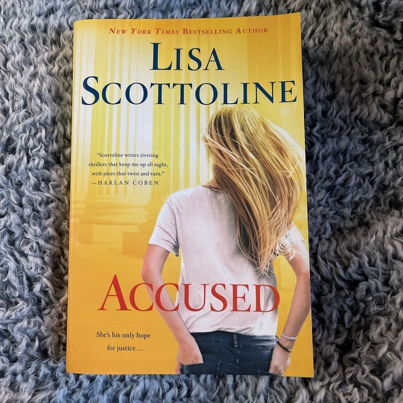 Accused by Lisa Scottoline, Paperback | Pangobooks