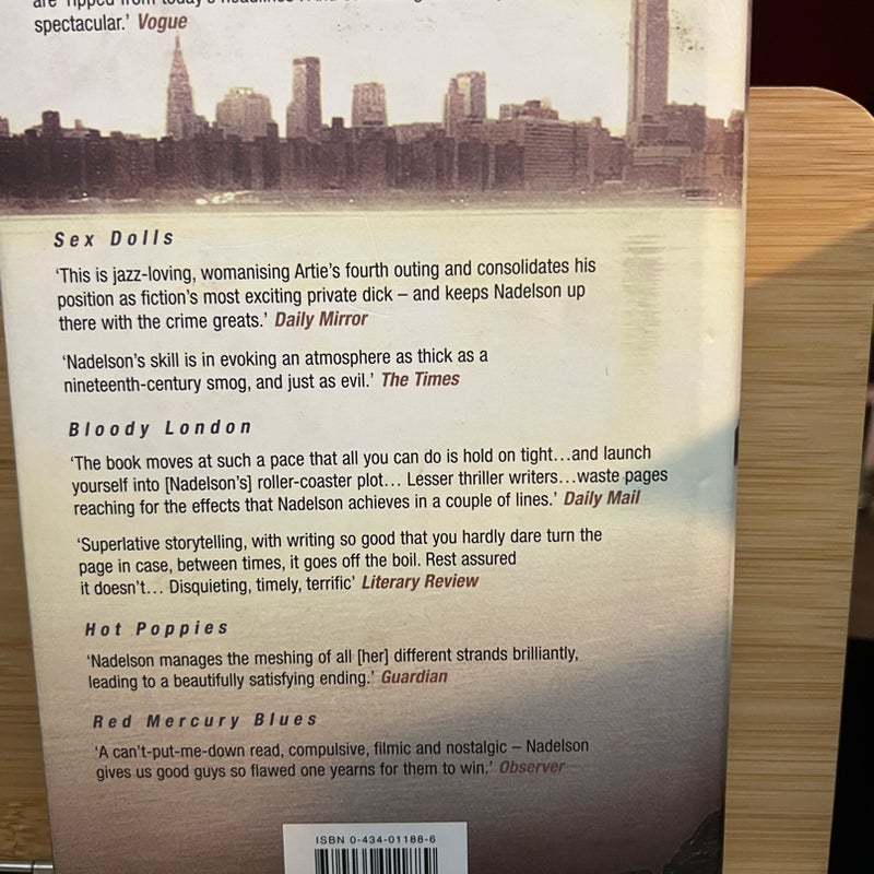 Disturbed Earth by Reggie Nadelson, Hardcover | Pangobooks