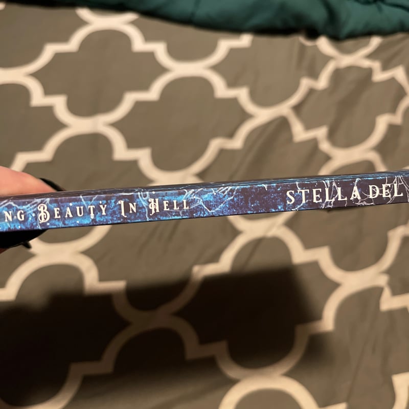 Sleeping beauty in hell by Stella Del Mar , Paperback | Pangobooks
