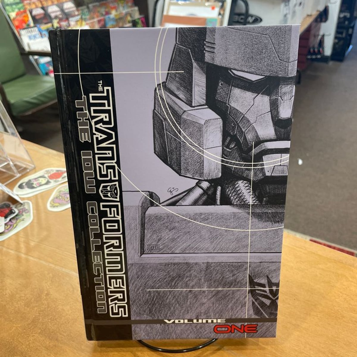 Transformers: the IDW Collection Volume 1 by Simon Furman, Eric Holmes