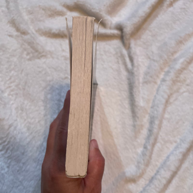 The Ghost's Grave by Peg Kehret, Paperback | Pangobooks