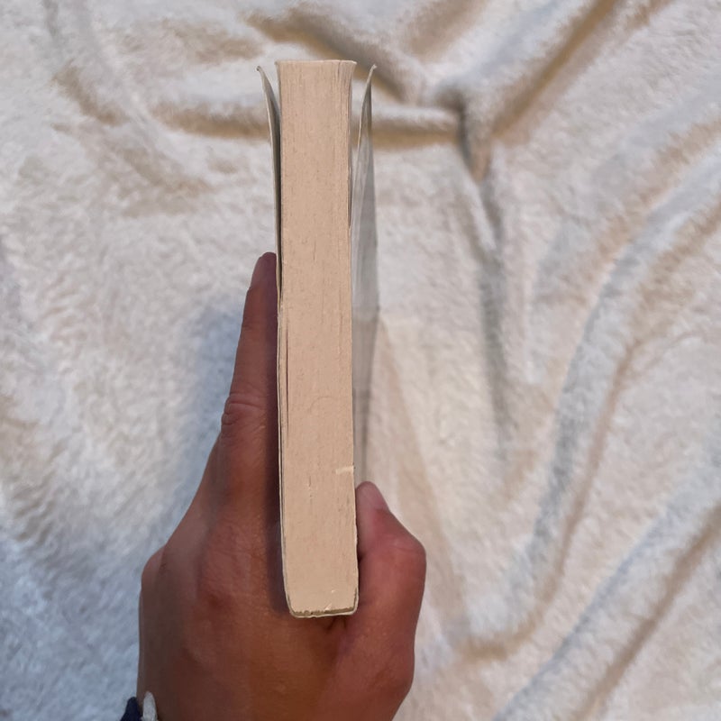 The Ghost's Grave by Peg Kehret, Paperback | Pangobooks