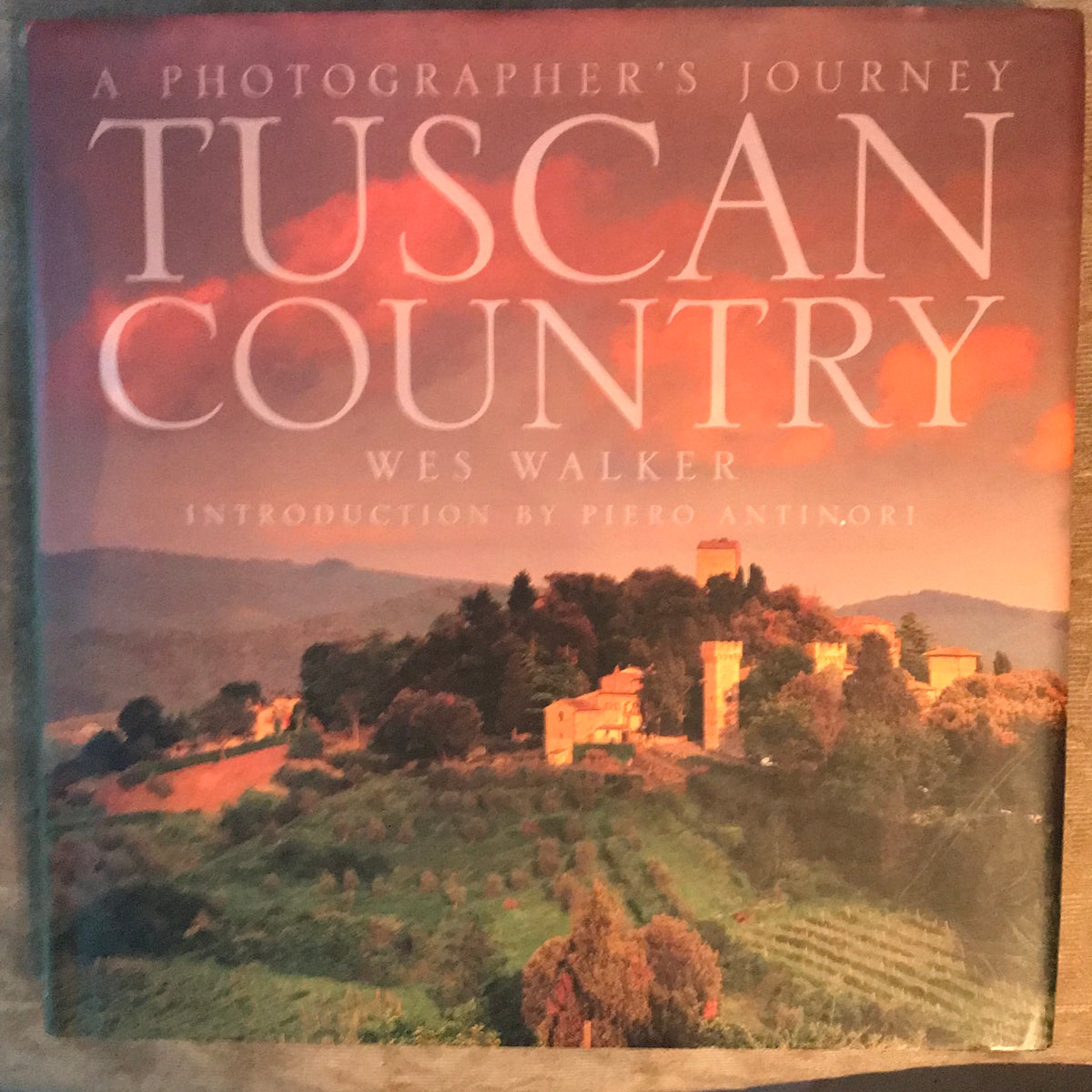 Tuscan Country by Wes Walker, Paperback | Pangobooks