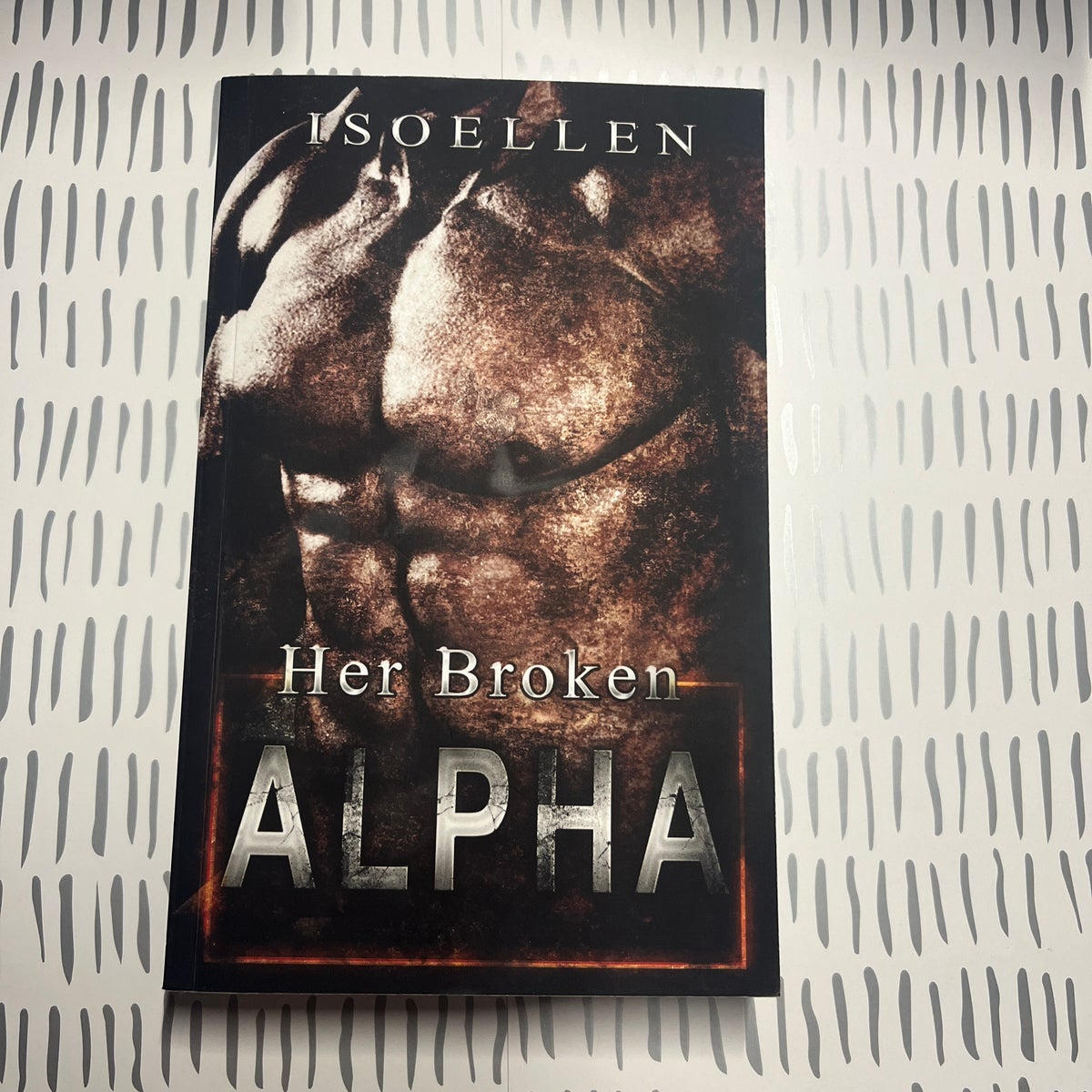 Her Broken Alpha by Isoellen