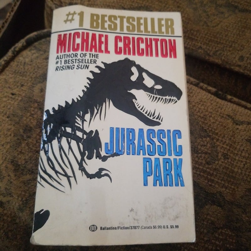 Jurassic Park by Michael Crichton, Paperback | Pangobooks