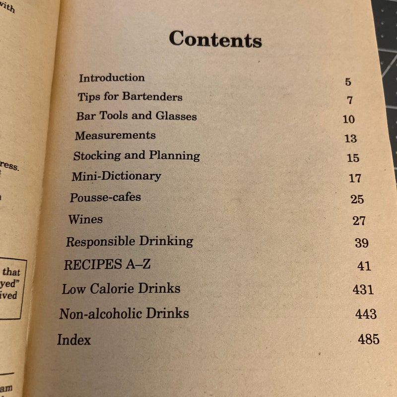 Complete World Bartender Guide by Bob Sennett, Paperback | Pangobooks