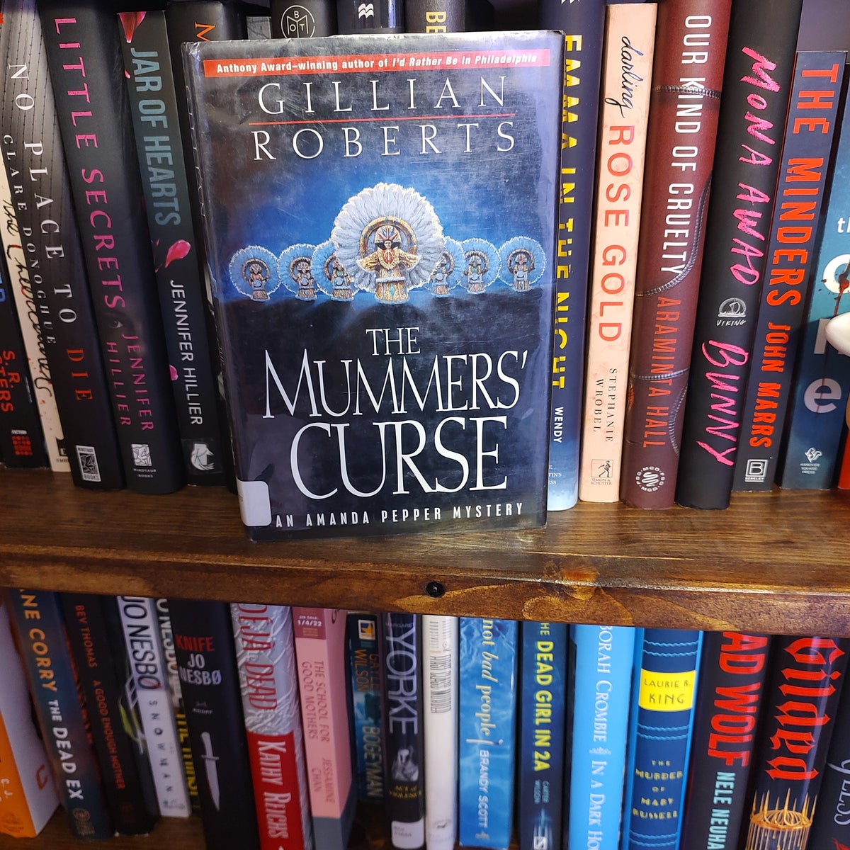 The Mummers' Curse by Gillian Roberts