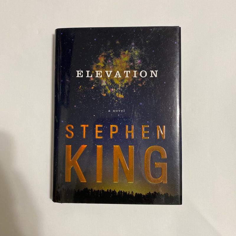 Elevation by Stephen King, Hardcover | Pangobooks