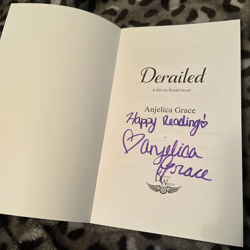 Derailed by Anjelica Grace, Paperback | Pangobooks