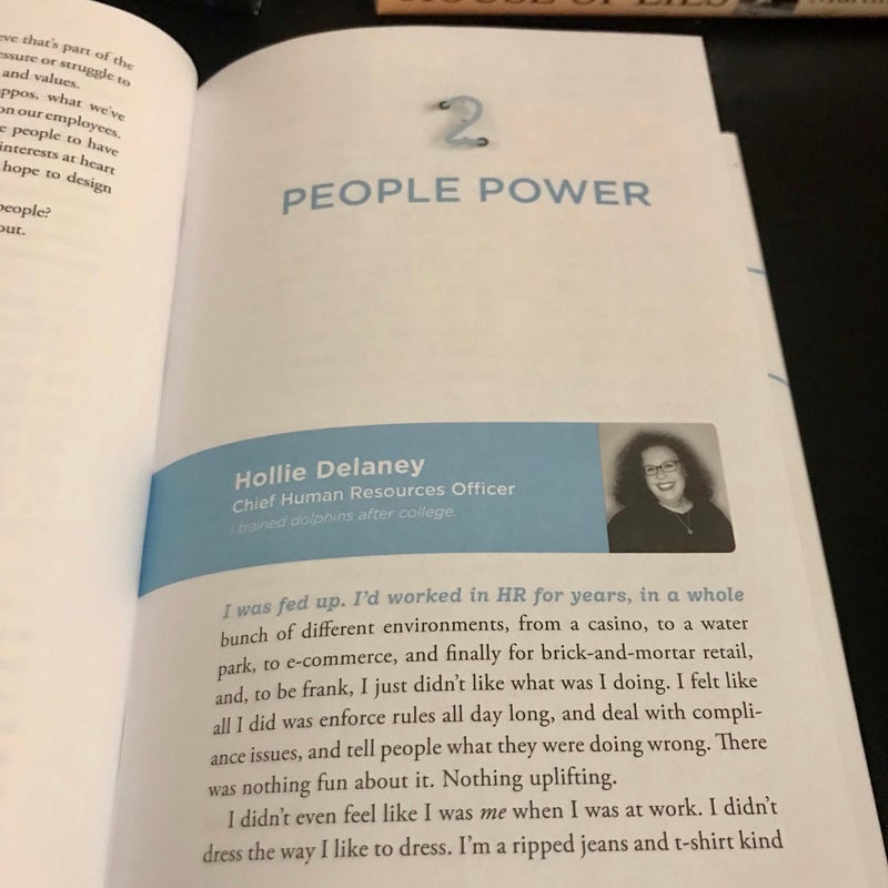 The Power of WOW by The Employees of Zappos.Com, Tony Hsieh, Mark Dagostino