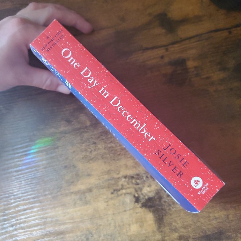 One Day in December by Josie Silver, Paperback | Pangobooks