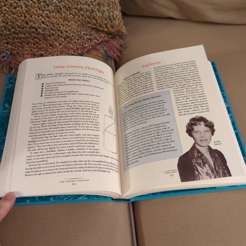 The Daring Book for Girls by Andrea J. Buchanan, Hardcover | Pangobooks