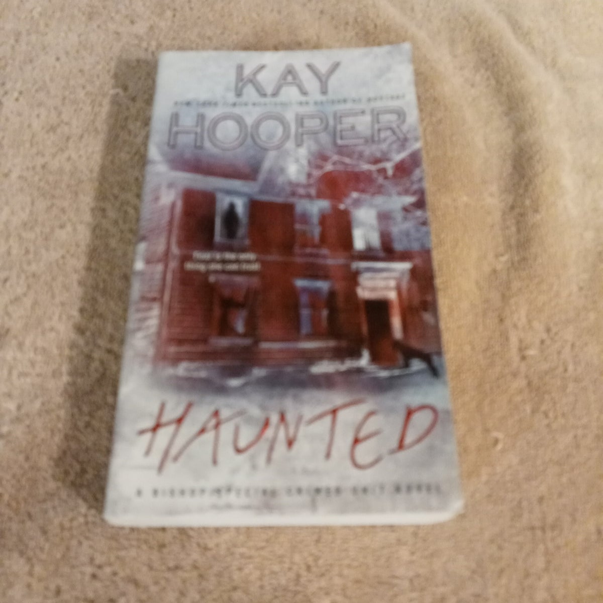 Haunted by Kay Hooper, Paperback | Pangobooks