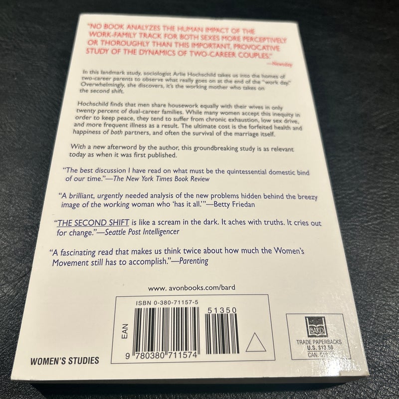 The Second Shift by Arlie Russell Hochschild, Paperback | Pangobooks