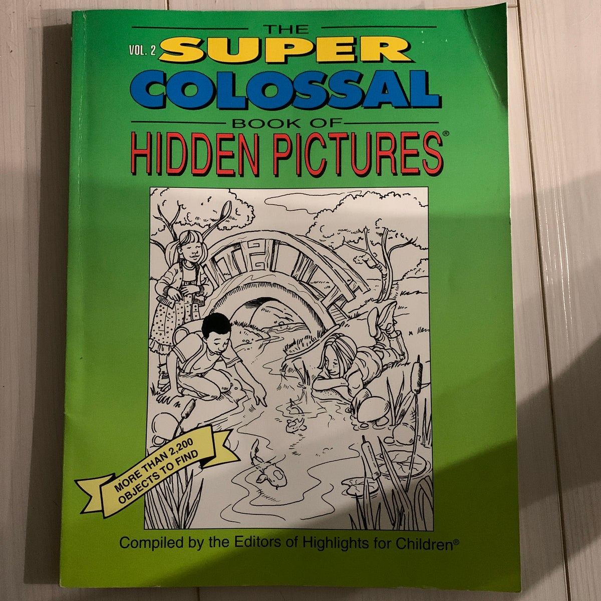 The Super Colossal Book of Hidden Pictures by Highlights for Highlights ...