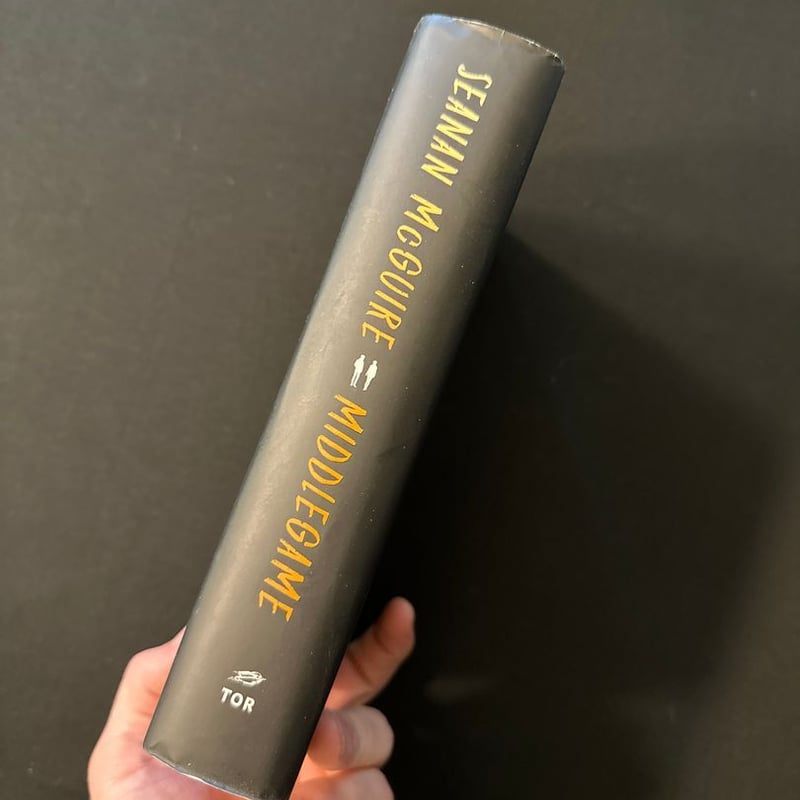 Middlegame by Seanan McGuire, Hardcover | Pangobooks