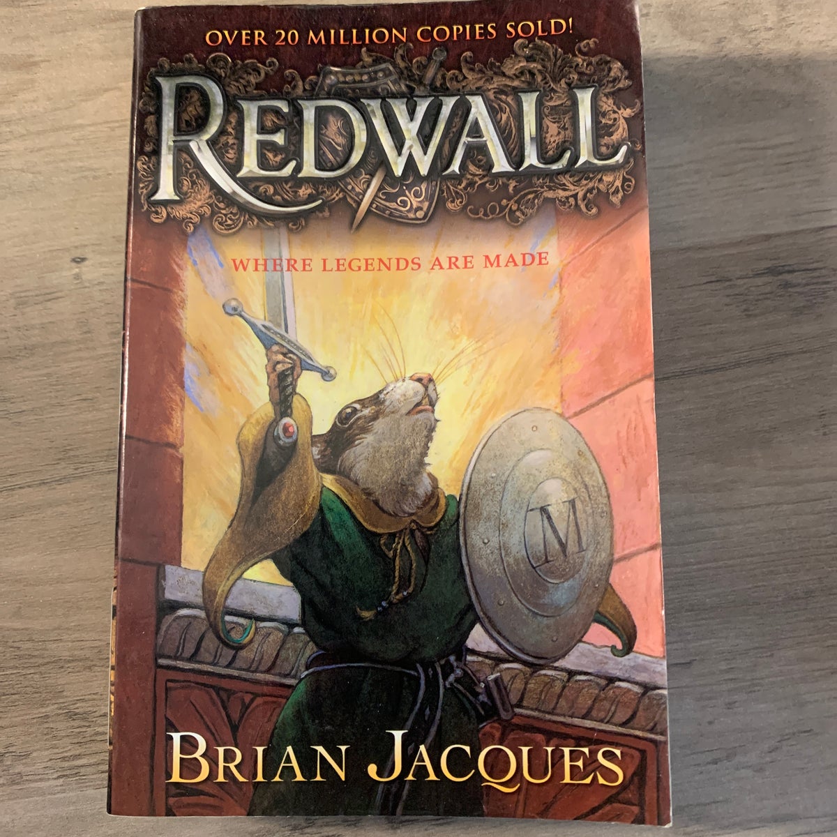 Redwall by Brian Jacques; Gary Chalk (Illustrator), Paperback | Pangobooks