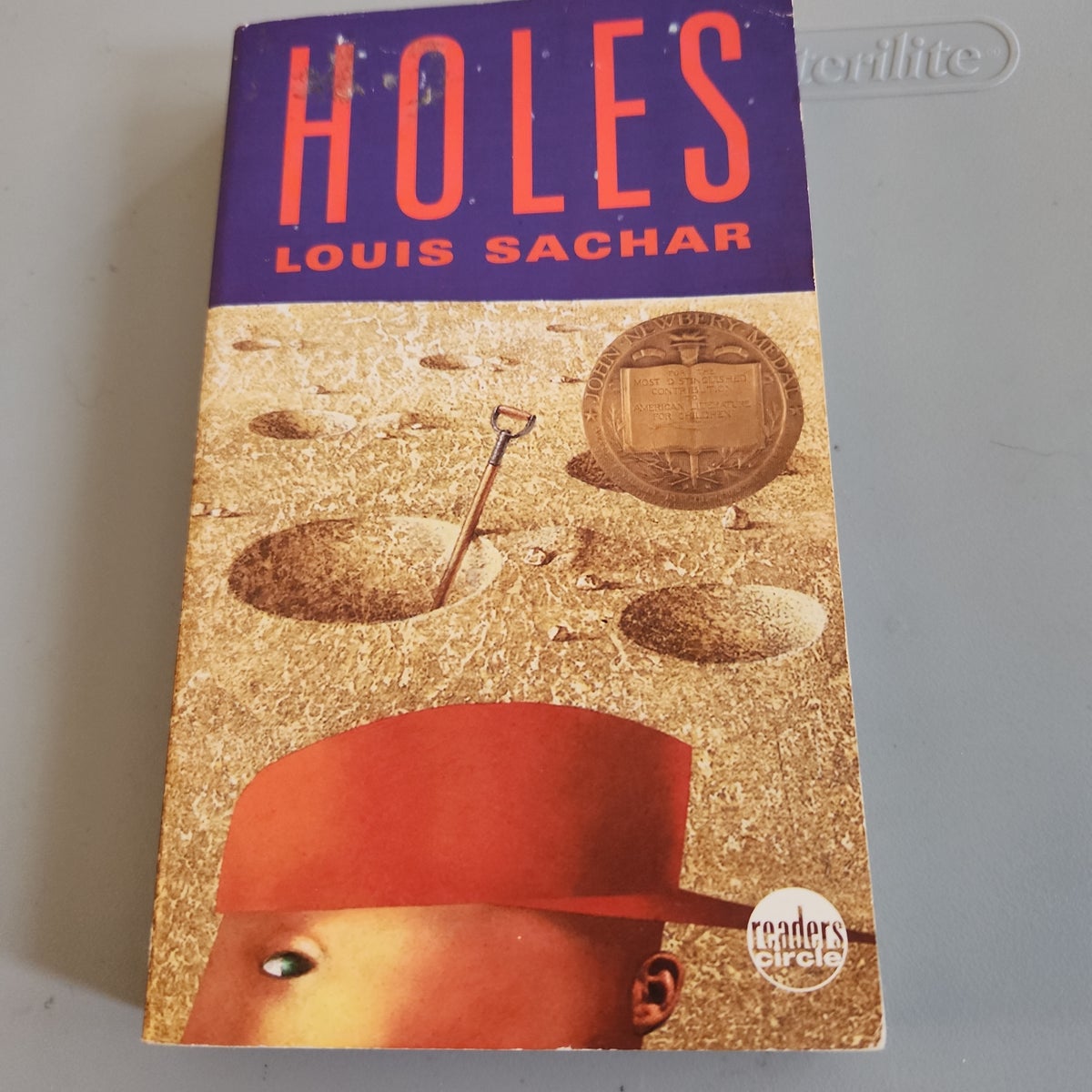 Holes by Louis Sachar, Paperback | Pangobooks