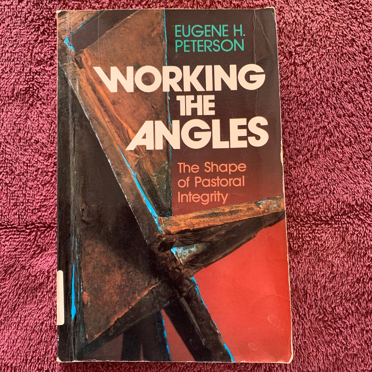 Working the Angles by Eugene Peterson, Paperback | Pangobooks