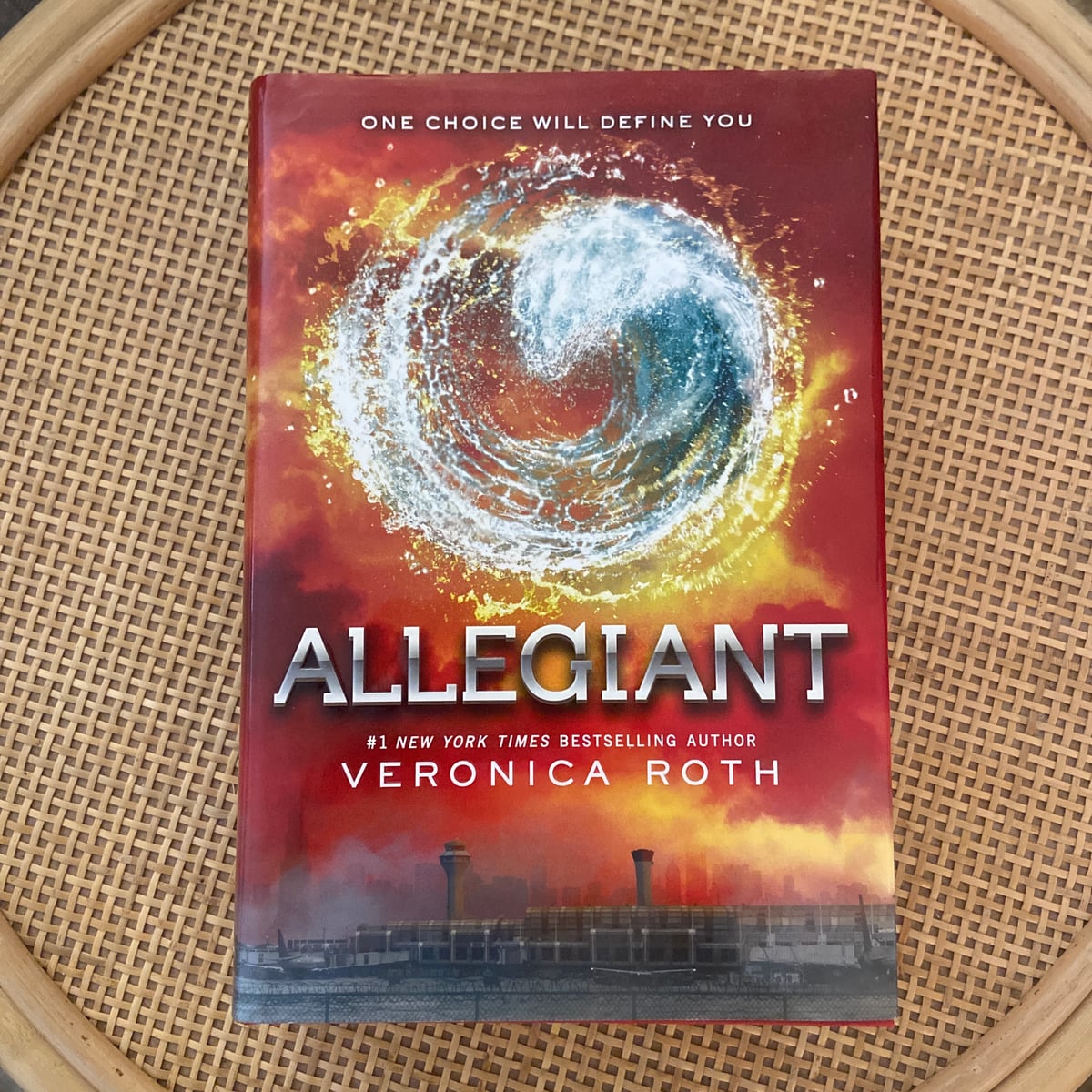 Allegiant by Veronica Roth, Hardcover | Pangobooks