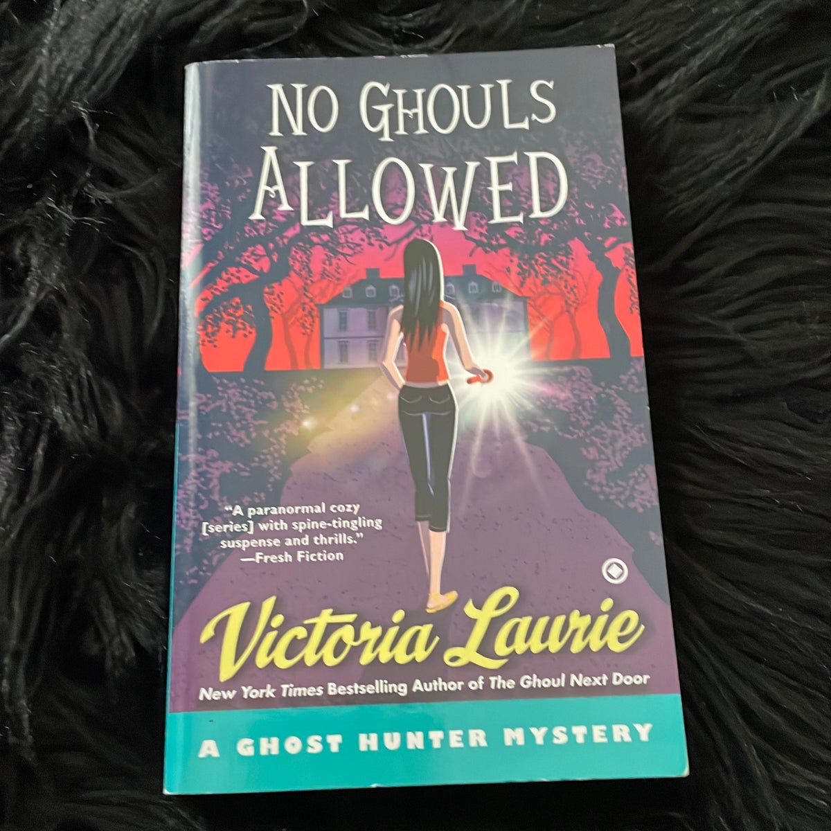 No Ghouls Allowed by Victoria Laurie, Paperback | Pangobooks