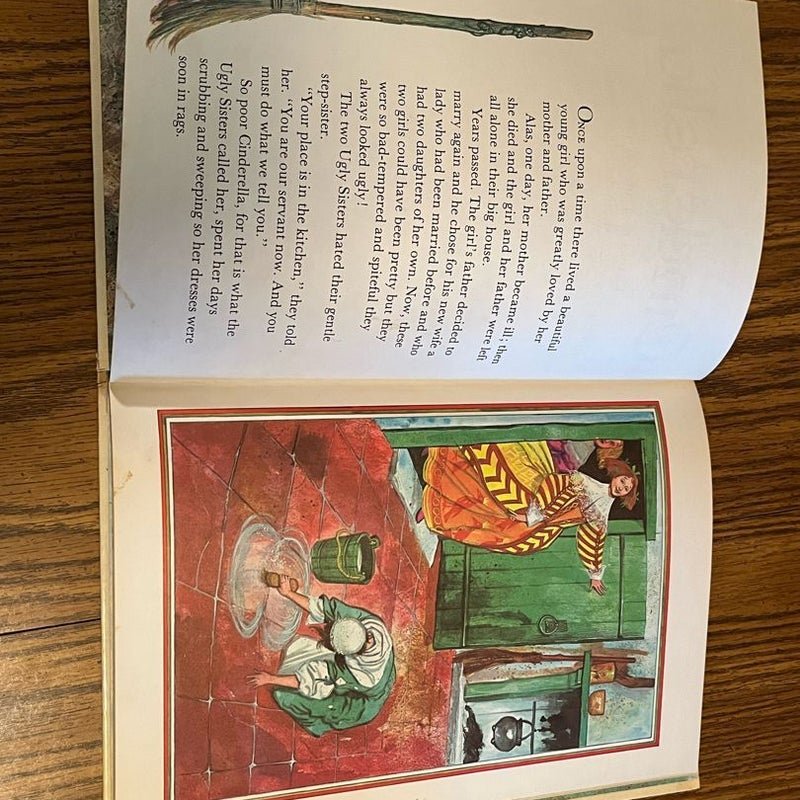 Cinderella (1972) retold by Jane Carruth and illustrated by Elisabeth ...