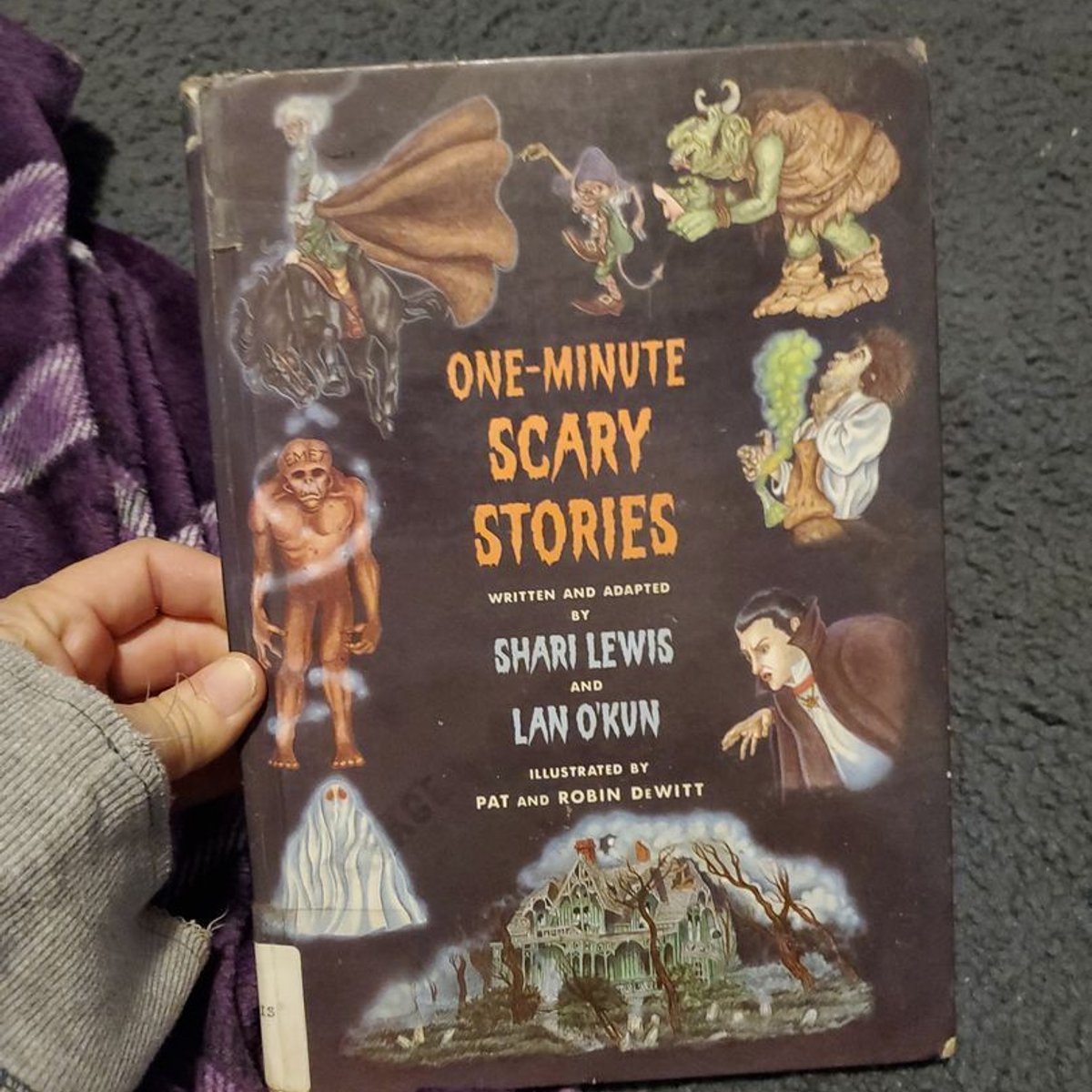 One-Minute Scary Stories by Shari Lewis