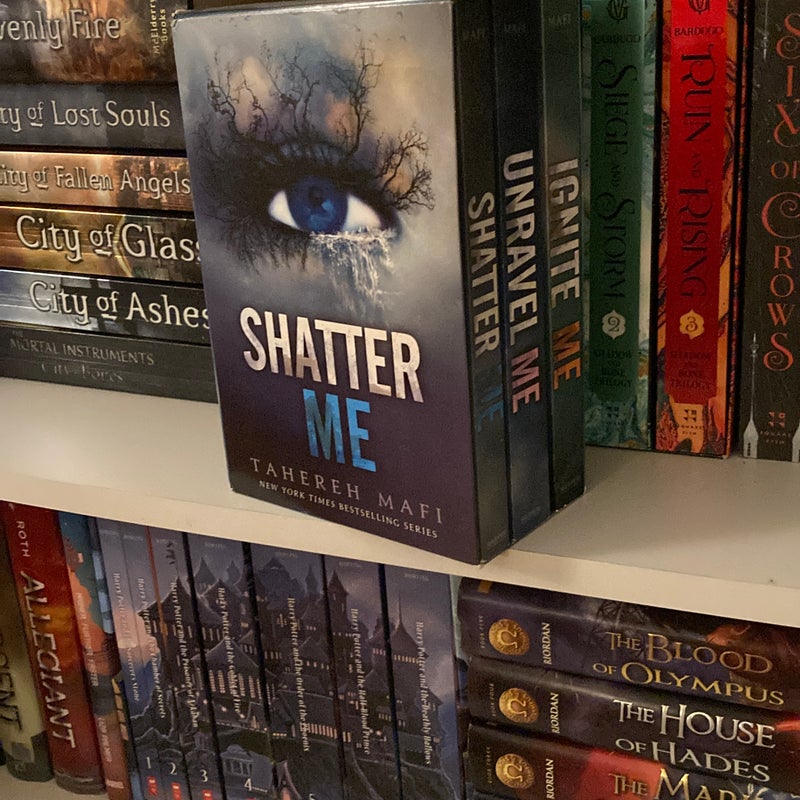 Shatter Me Series Box Set by Tahereh Mafi