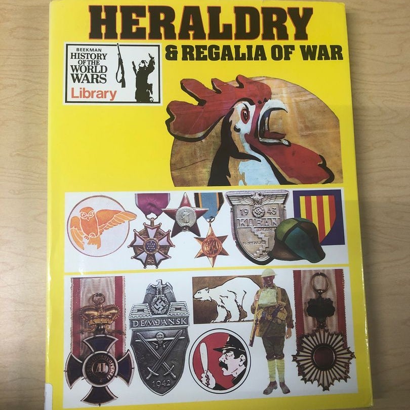 Heraldry and Regalia of War by Outlet Book Company Staff