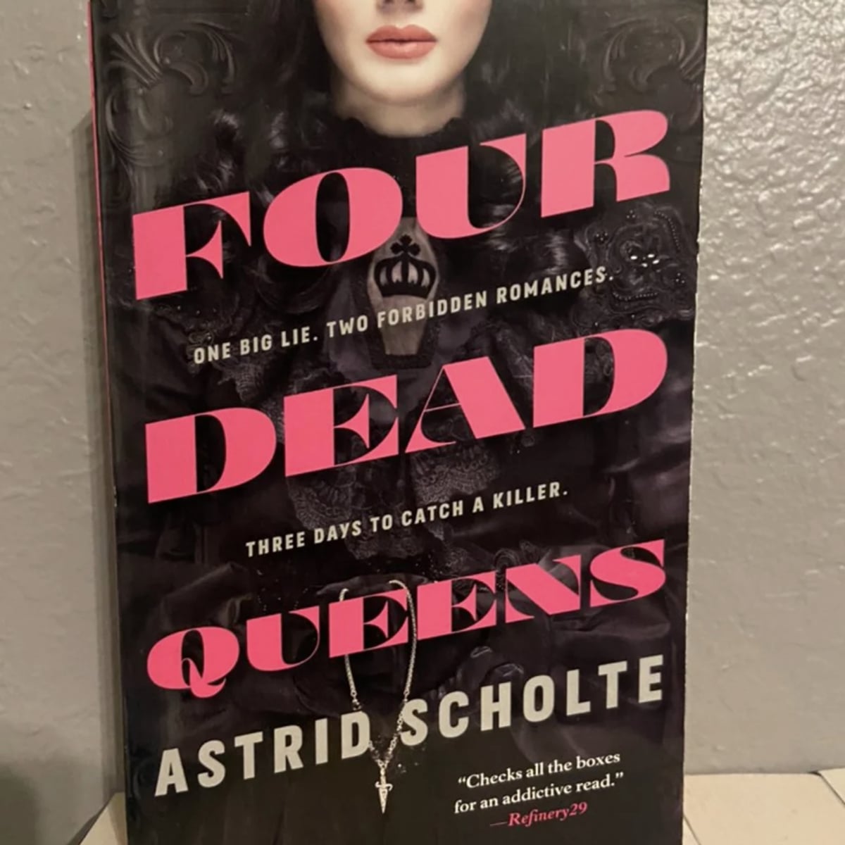 Four dead queens by Astrid scholte, Paperback | Pangobooks
