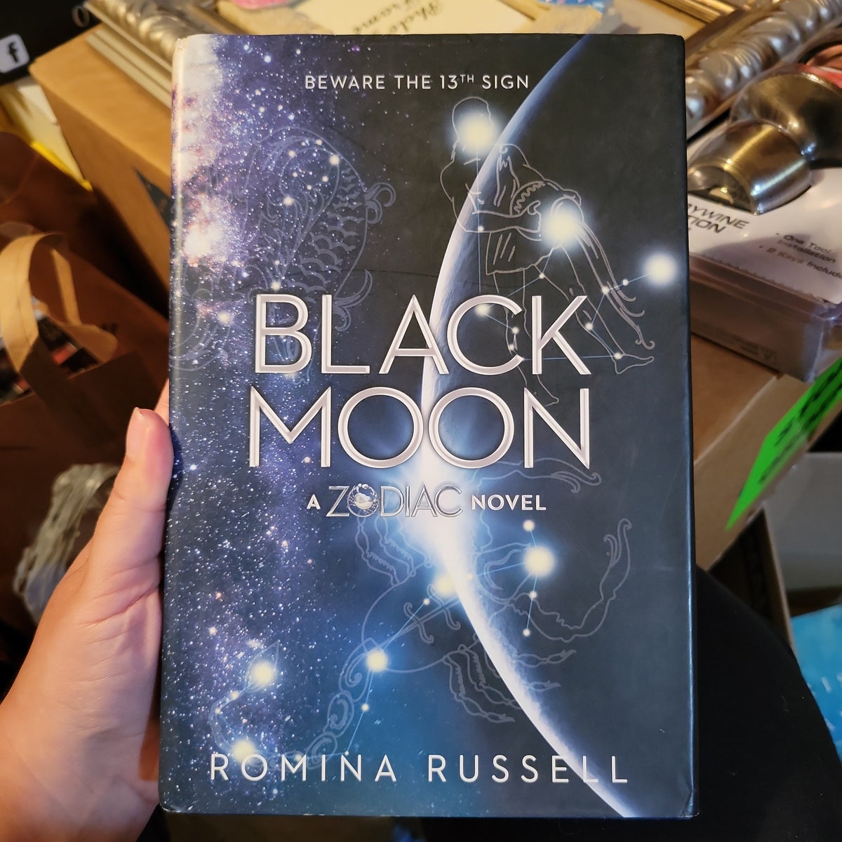 Black Moon by Nikki Loftin, Hardcover | Pangobooks