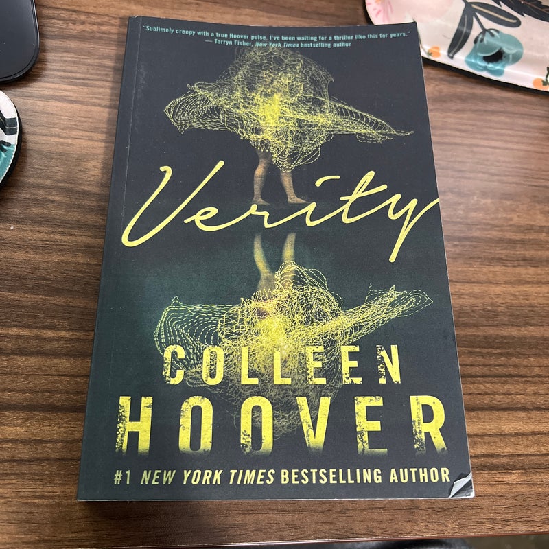 Verity by Colleen Hoover, Paperback | Pangobooks