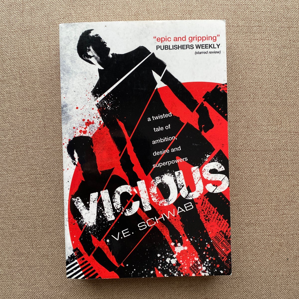 Vicious (UK Edition; 1st Print Edition) by V. E. Schwab, Paperback ...
