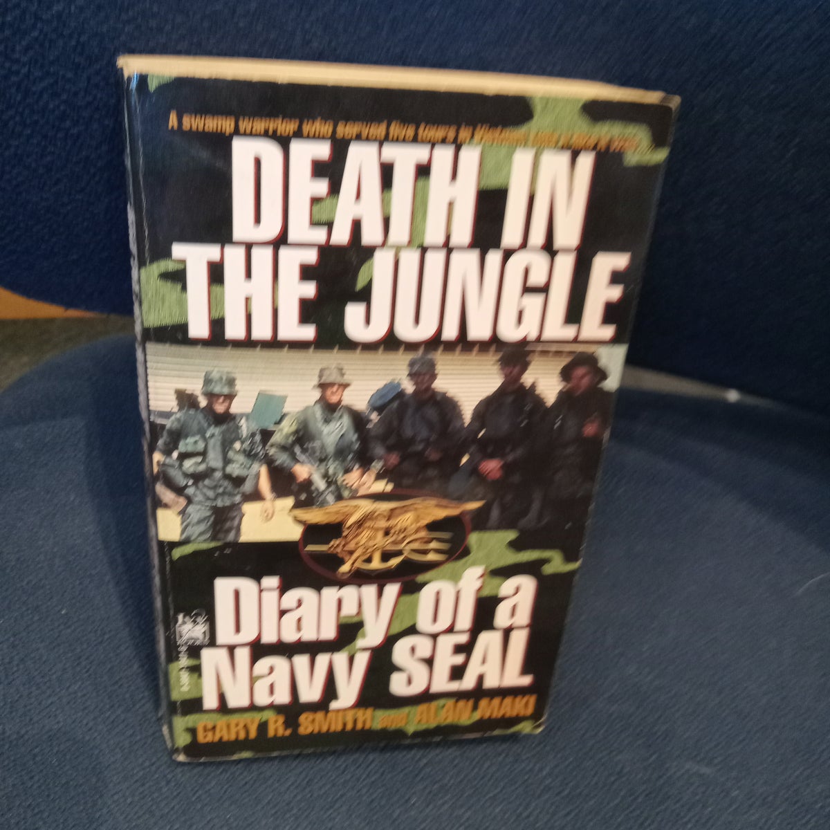Death in the Jungle by Gary R. Smith, Alan Maki