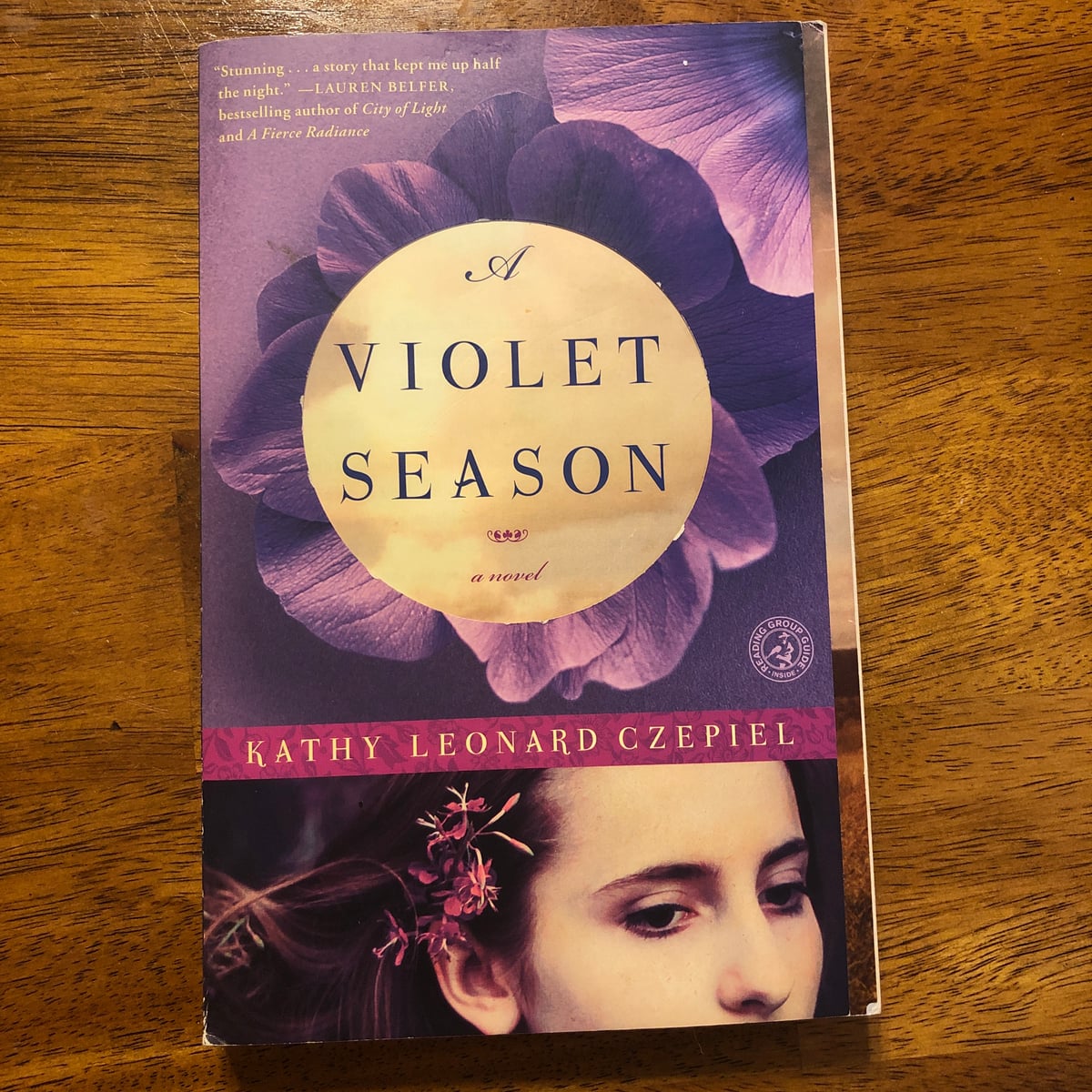 A Violet Season by Kathy Leonard Czepiel, Paperback | Pangobooks